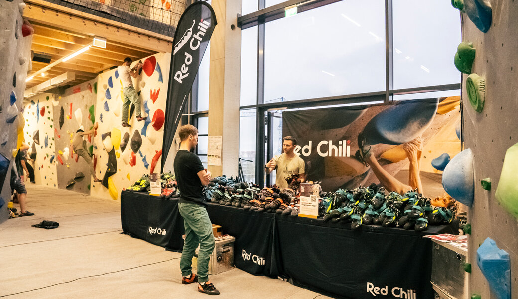 Test climbing shoes in your bouldering hall | Red Chili